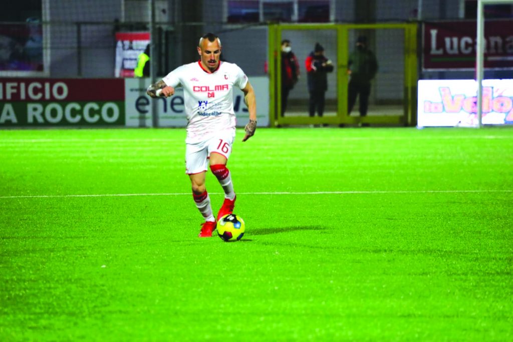 La Turris si gode super Manzi e sul mercato punta Sbraga - Metropolisweb