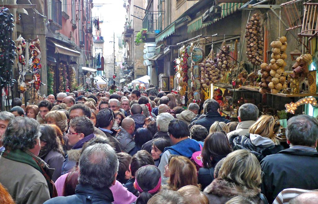 Napoli: al via dal 3 dicembre il senso unico a San Gregorio Armeno ...