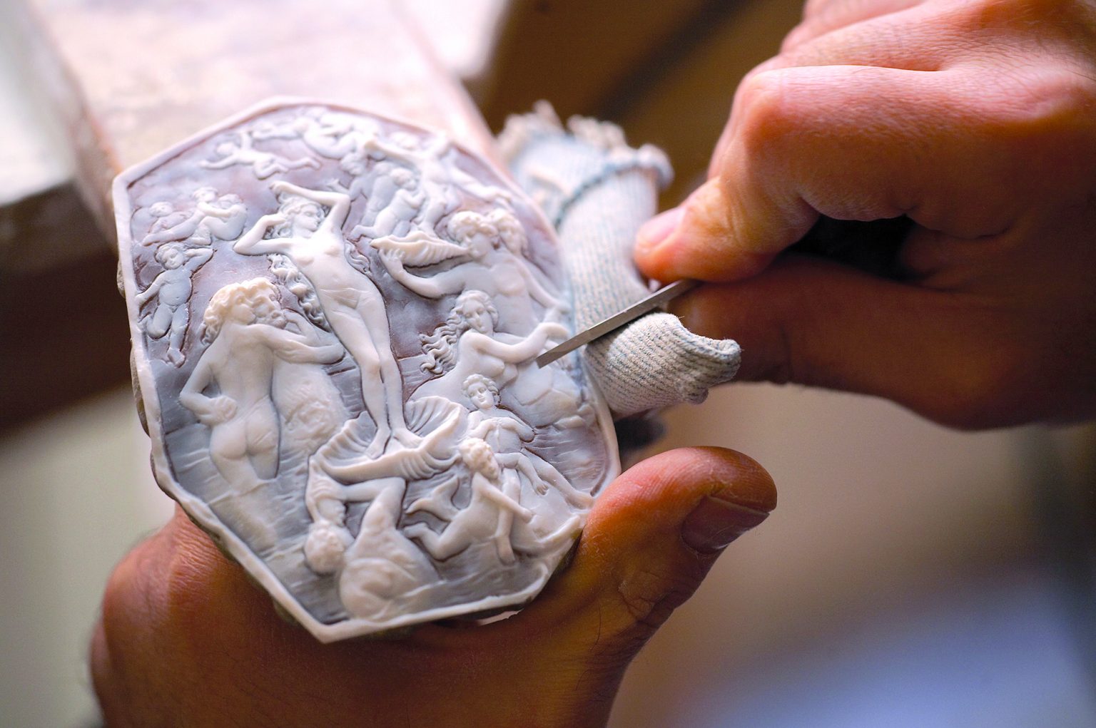 Torre del Greco, mostra sul cammeo e sul corallo al Parlamento europeo ...