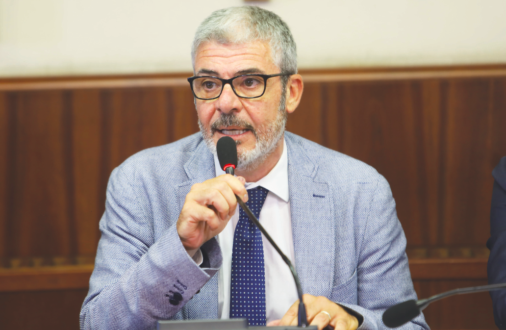 Torre del Greco, l'estate d’oro della casta: fino a 150 euro al giorno ...