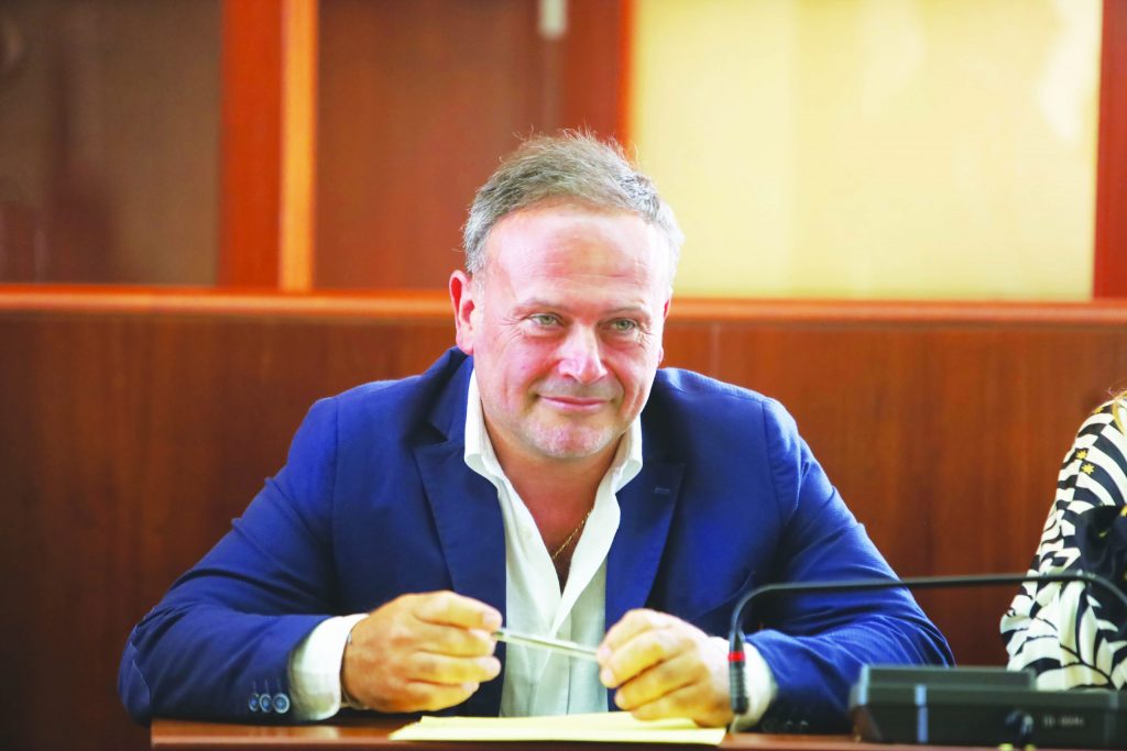 Torre del Greco, assistenza e spese facili: primo colpo al «sistema ...