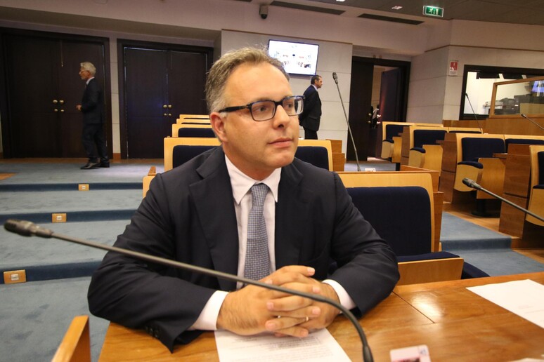 La guardia di finanza negli uffici del consigliere regionale Luca ...