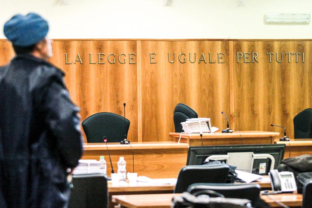 Fabbricavano ordigni, condanne per 10 anni ai tre bombaroli di Scafati ...