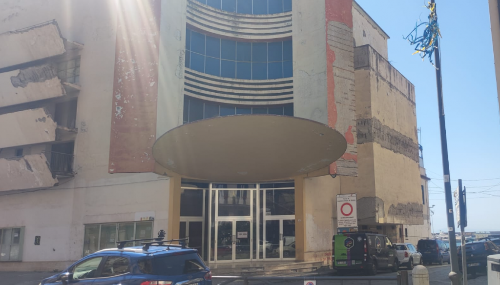 Castellammare. Il cinema Montil diventerà un parcheggio multipiano ...