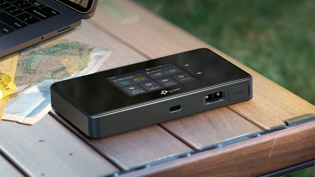 M8550, un router con 5G e Wi-Fi 6E ideale quando si è in viaggio ...