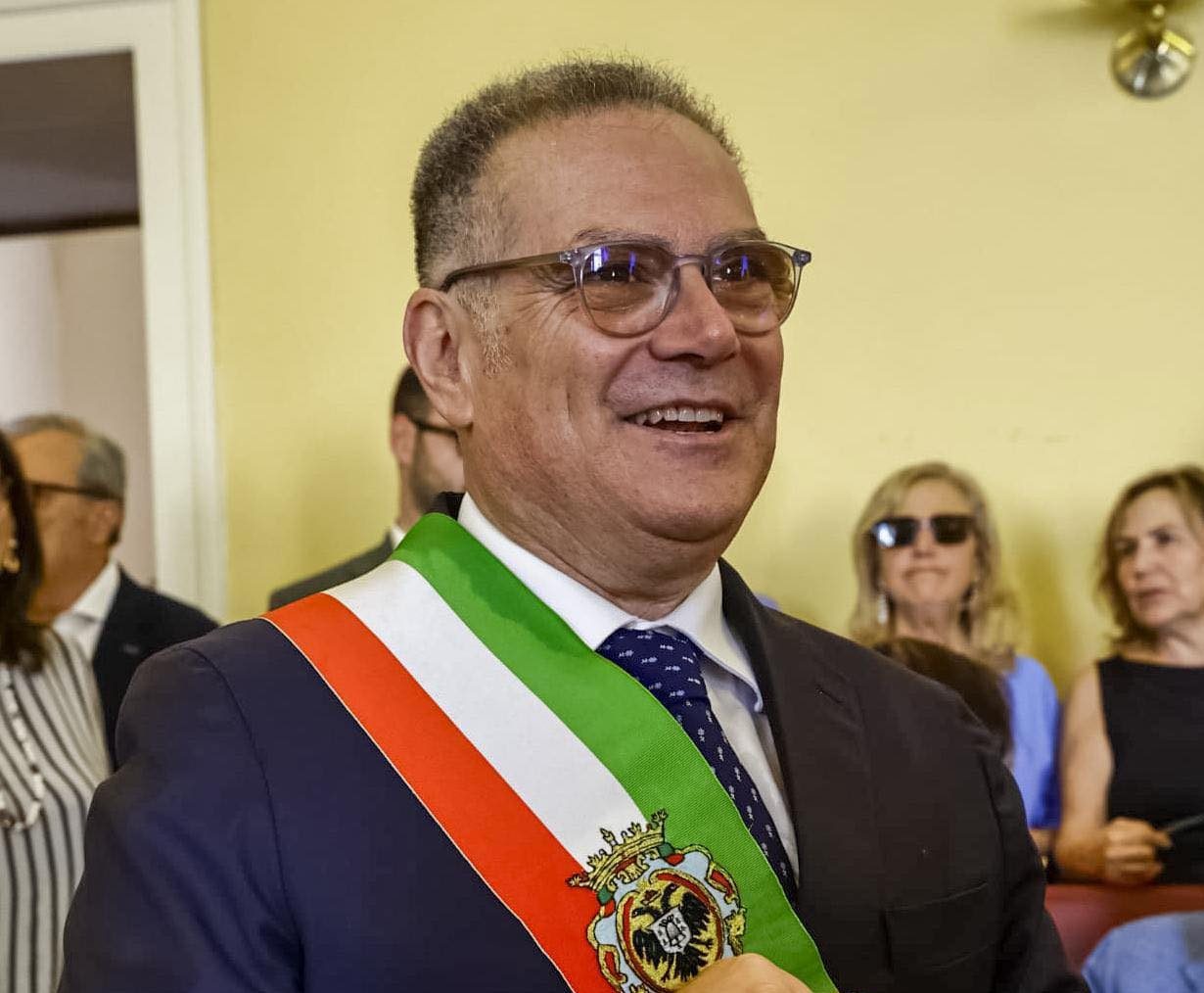 Venti di crisi a Nola, 14 consiglieri malpancisti: "Non chiediamo ...