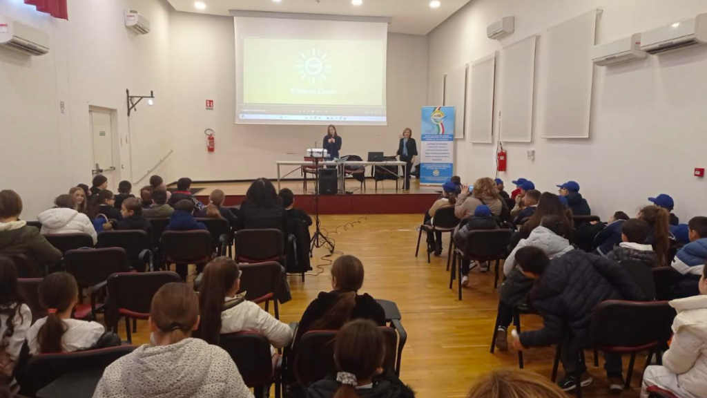 Torre del Greco, le energie rinnovabili entrano a scuola: lezioni ...