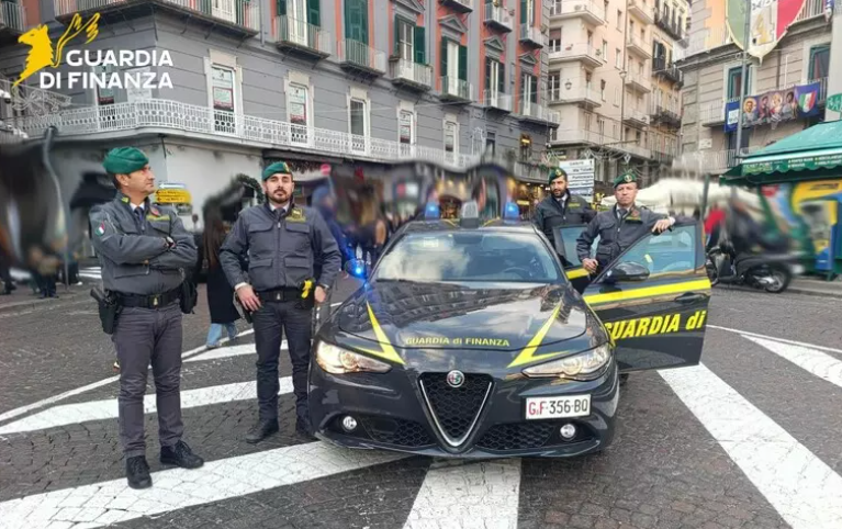 I sequestri di Natale, la finanza porta via tre milioni di prodotti non ...