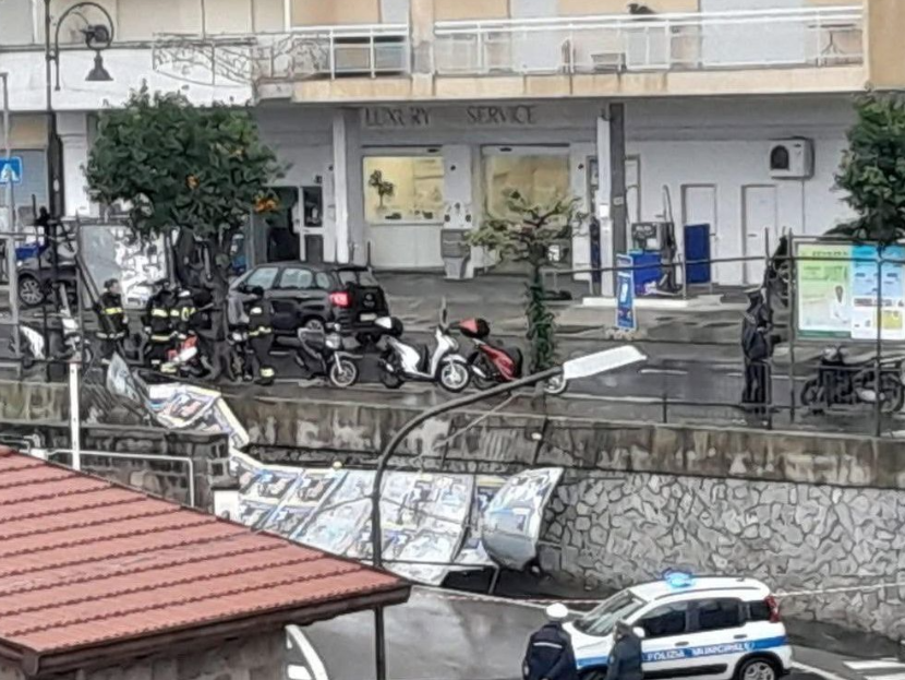 Crolla ringhiera in via degli Aranci, tragedia sfiorata a Sorrento ...